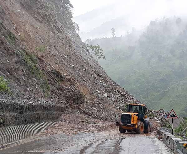 Prithvi Highway disrupted due to floods; Vehicular movement has come to ...