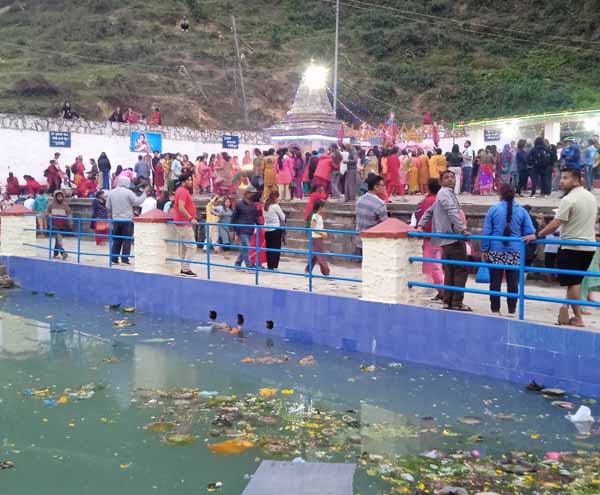 Devotees Throng Matatirtha Kunda to Mark Matatirtha Aunsi ...